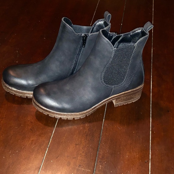Shoes | Crown Vintage Chelsea Boots | Poshmark